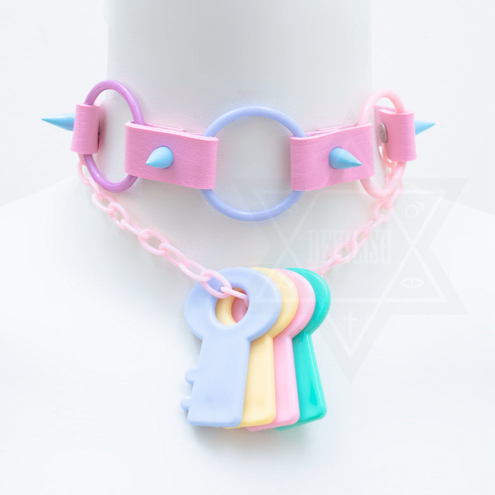 Pastel keys choker – DEVILISH