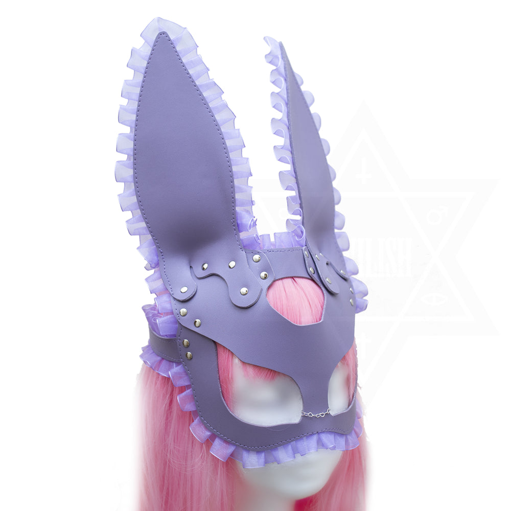 Lost in wonderland mask – DEVILISH