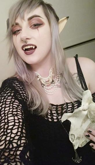 Bone collection choker – DEVILISH